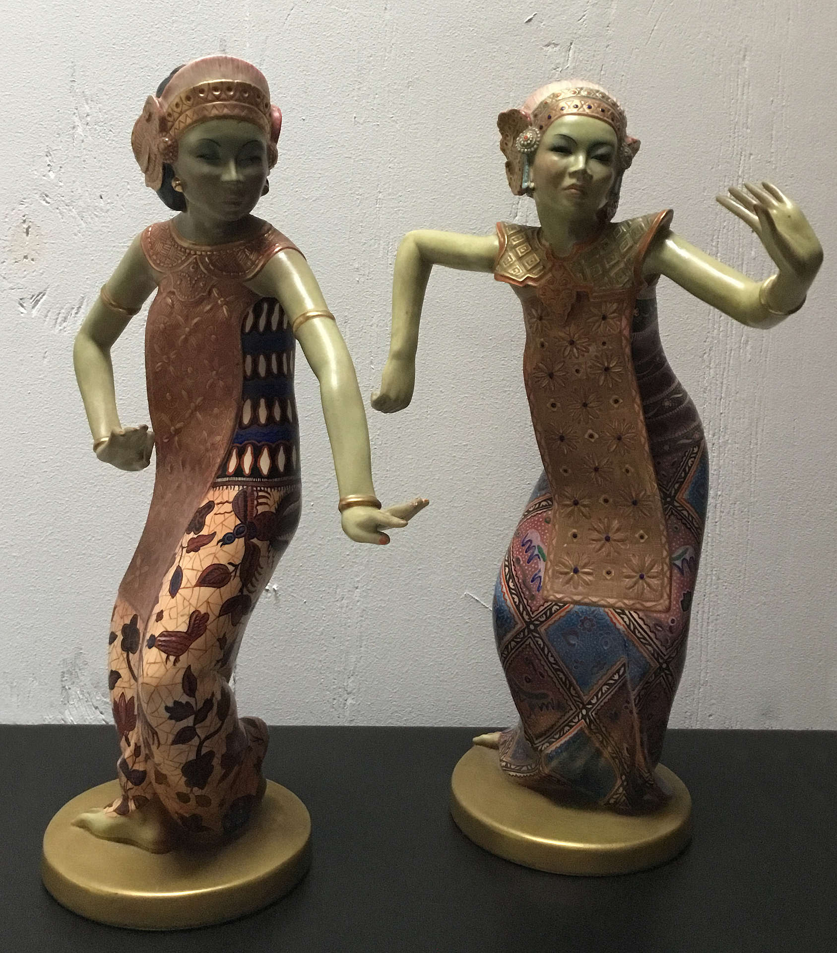 Javanese dancers | Items